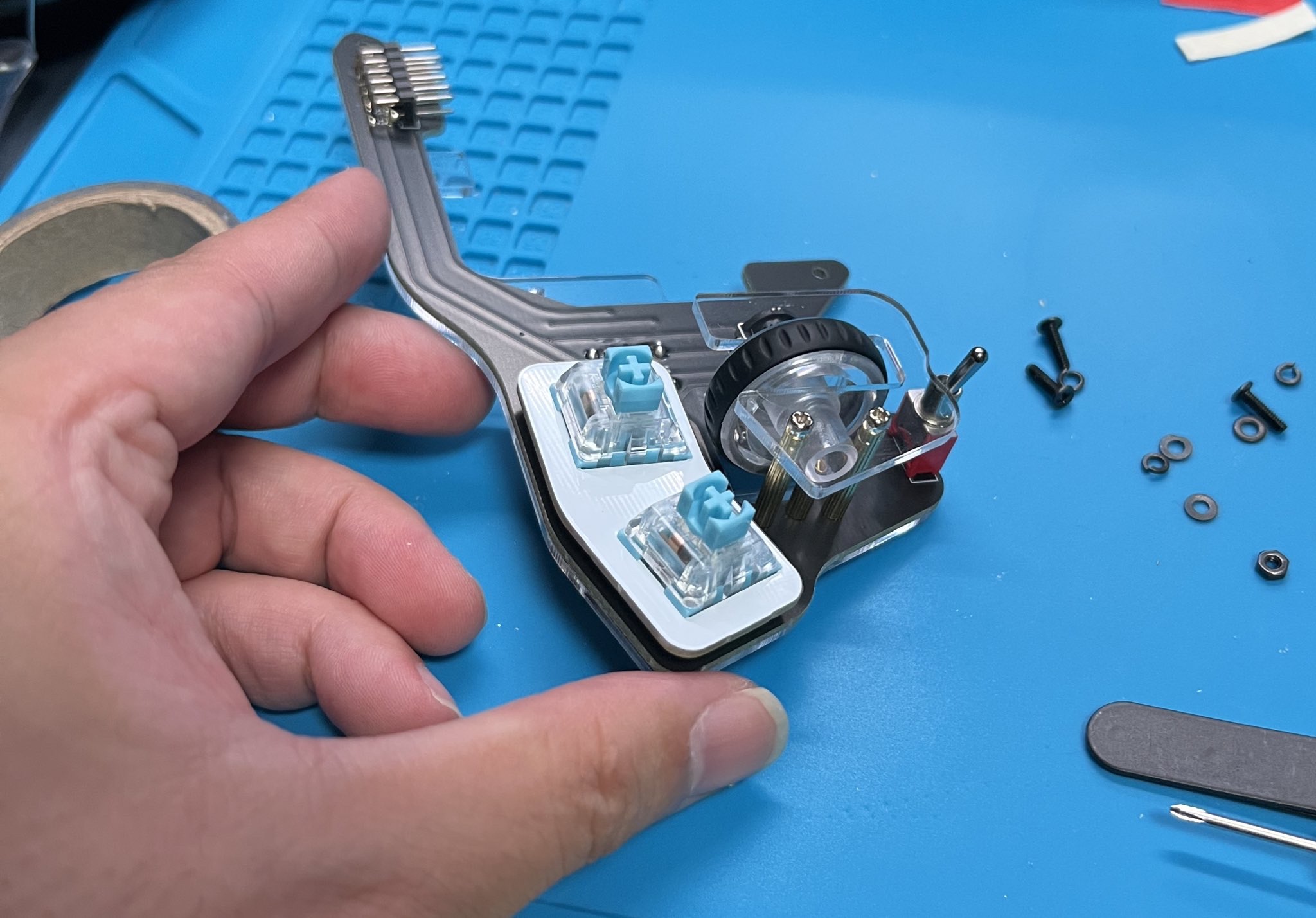 自作キーボードキット、Killer Whaleを組み立てる - SIDACONFIG.COM